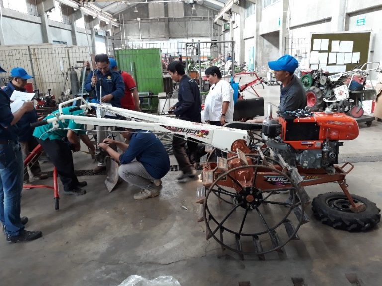 Pelatihan Uji Traktor Roda 2 - Teknik Pertanian dan Biosistem UGM