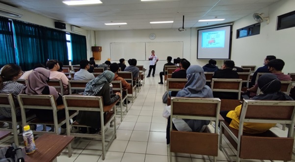 Pelatihan Pengoperasian dan Perawatan Dasar Traktor Roda 4 - Teknik ...