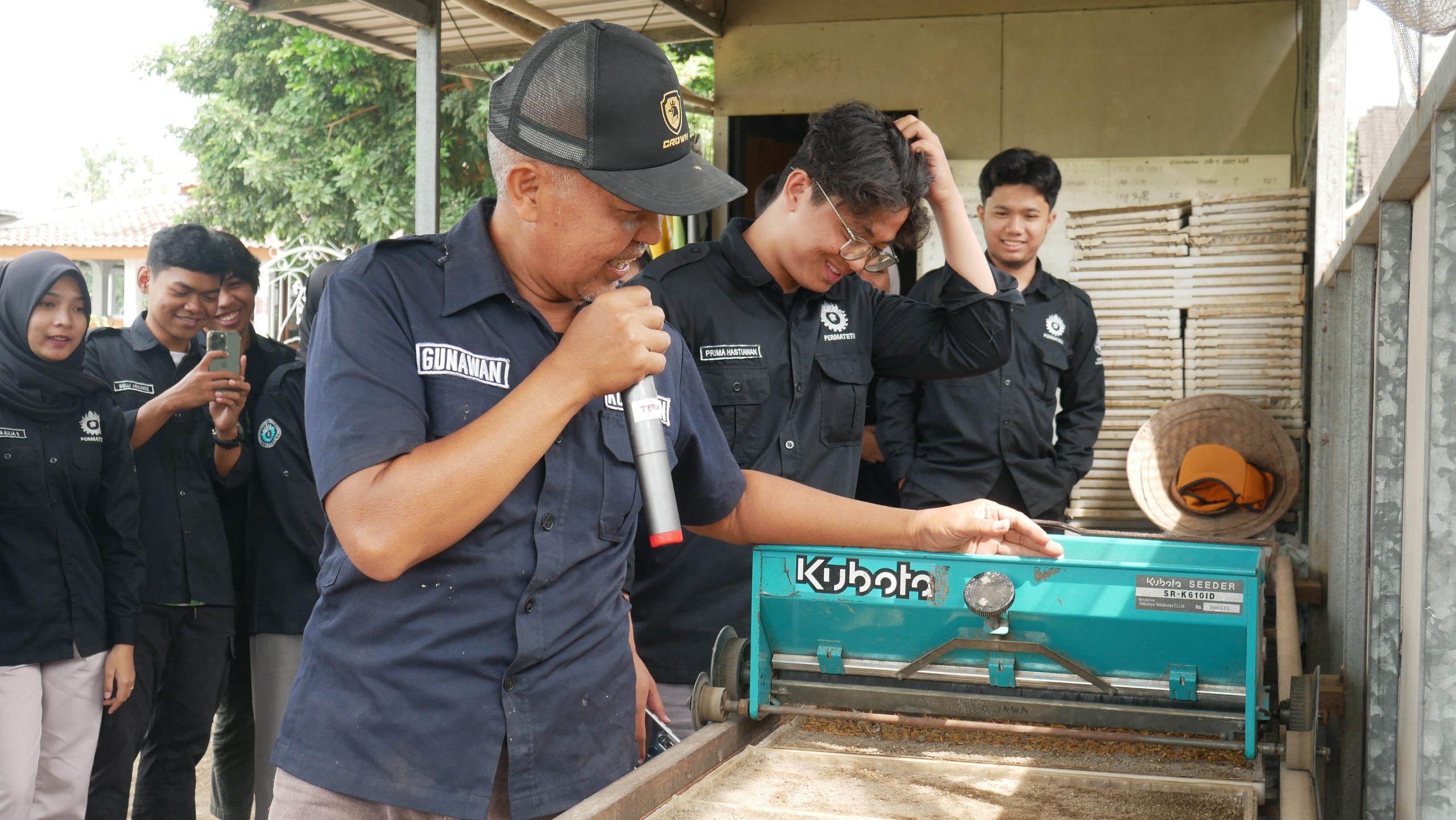 Studi Lapangan Pengenalan Alat dan Mesin Produksi Pertanian di UPJA ...
